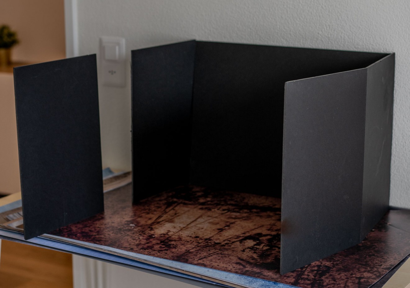 Easy Dark and Moody Lighting Setup